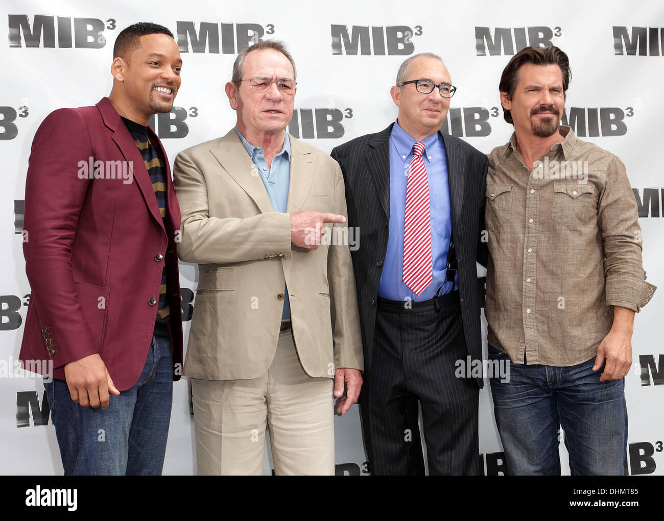 Will Smith, Tommy Lee Jones, Barry Sonnenfeld, and Josh Brolin 'Men In ...