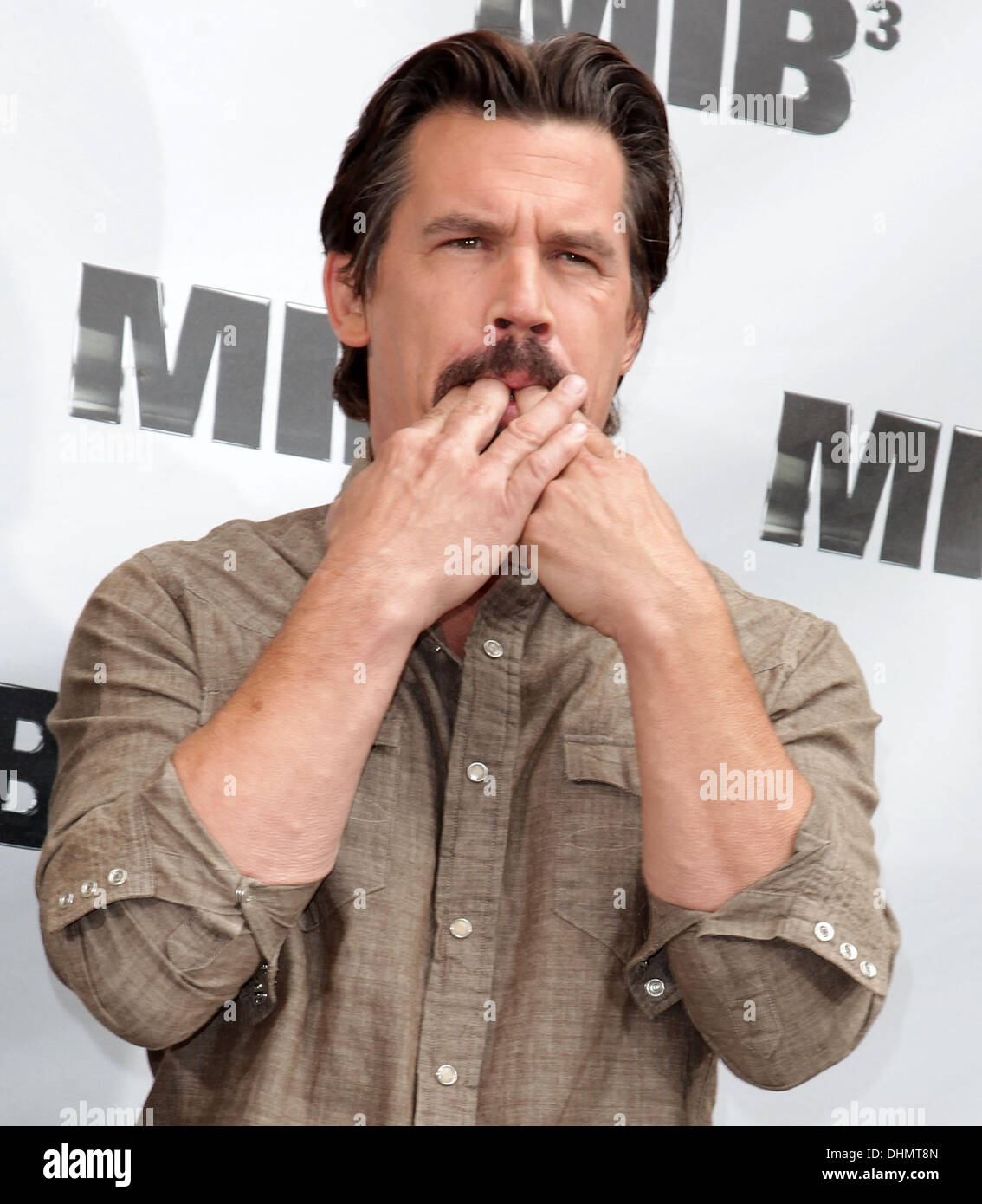 Josh Brolin 'Men In Black 3' Photocall in Beverly Hills Los Angeles ...