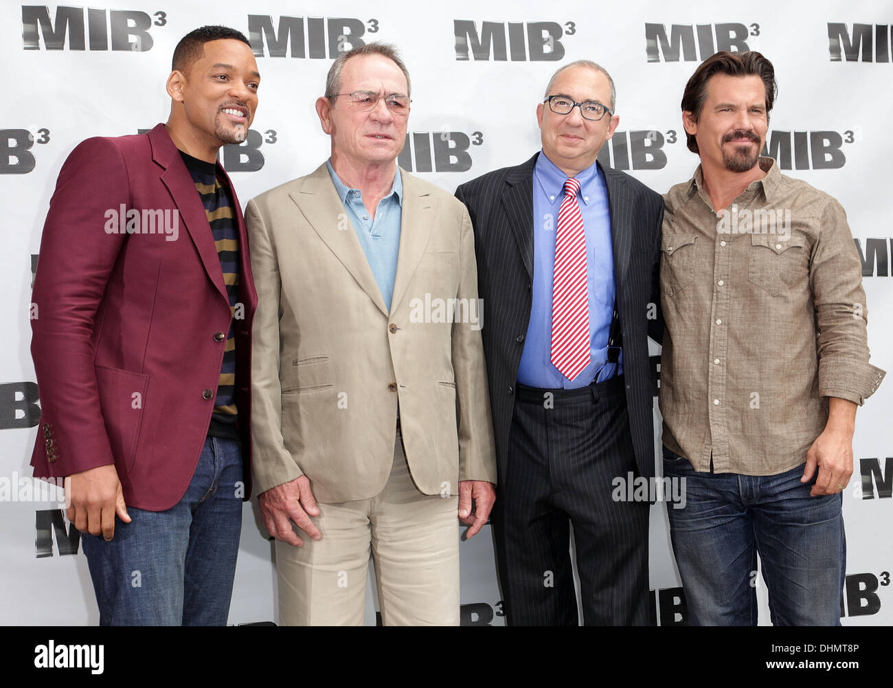 Will Smith, Tommy Lee Jones, Barry Sonnenfeld, and Josh Brolin 'Men In Black 3' Photocall in ...