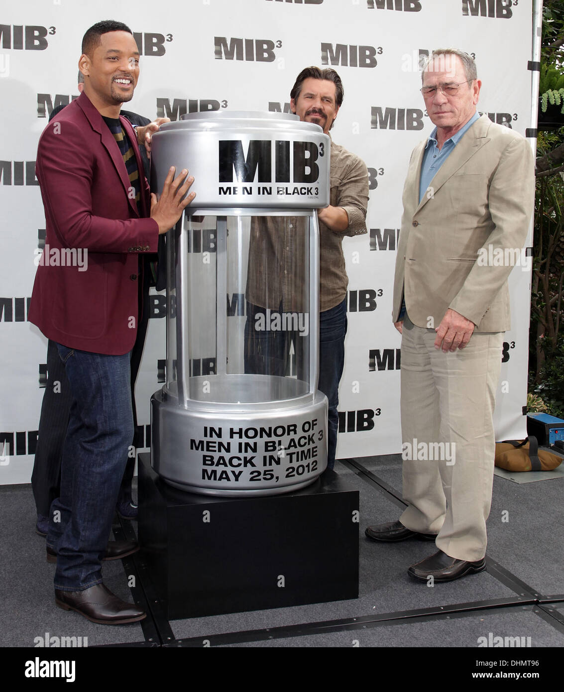 Will Smith, Josh Brolin, and Tommy Lee Jones 'Men In Black 3' Photocall in Beverly Hills Los ...