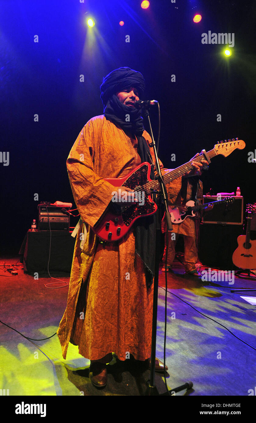 Tinariwen hi-res stock photography and images - Alamy
