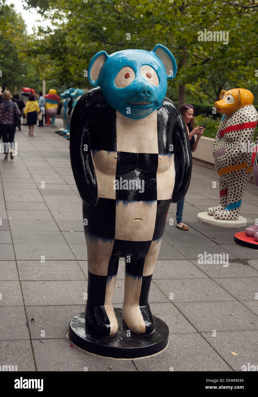 Tanuki statue hi-res stock photography and images - Alamy
