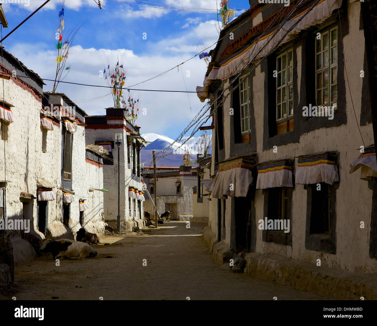 Tibetan city hi-res stock photography and images - Alamy
