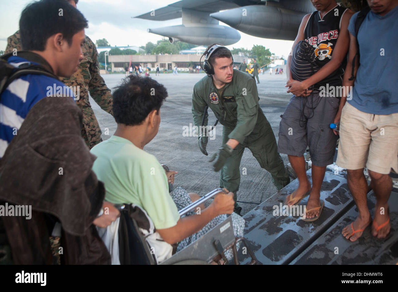Typhoon Haiyan humanitarian relief in Philippines Operation Damayan ...