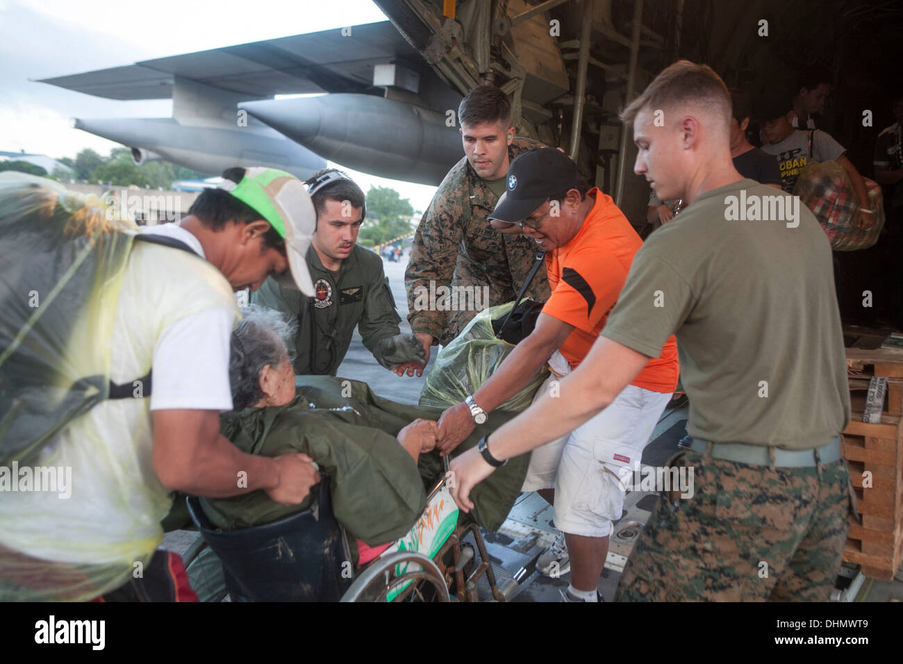 Typhoon Haiyan humanitarian relief in Philippines Operation Damayan ...