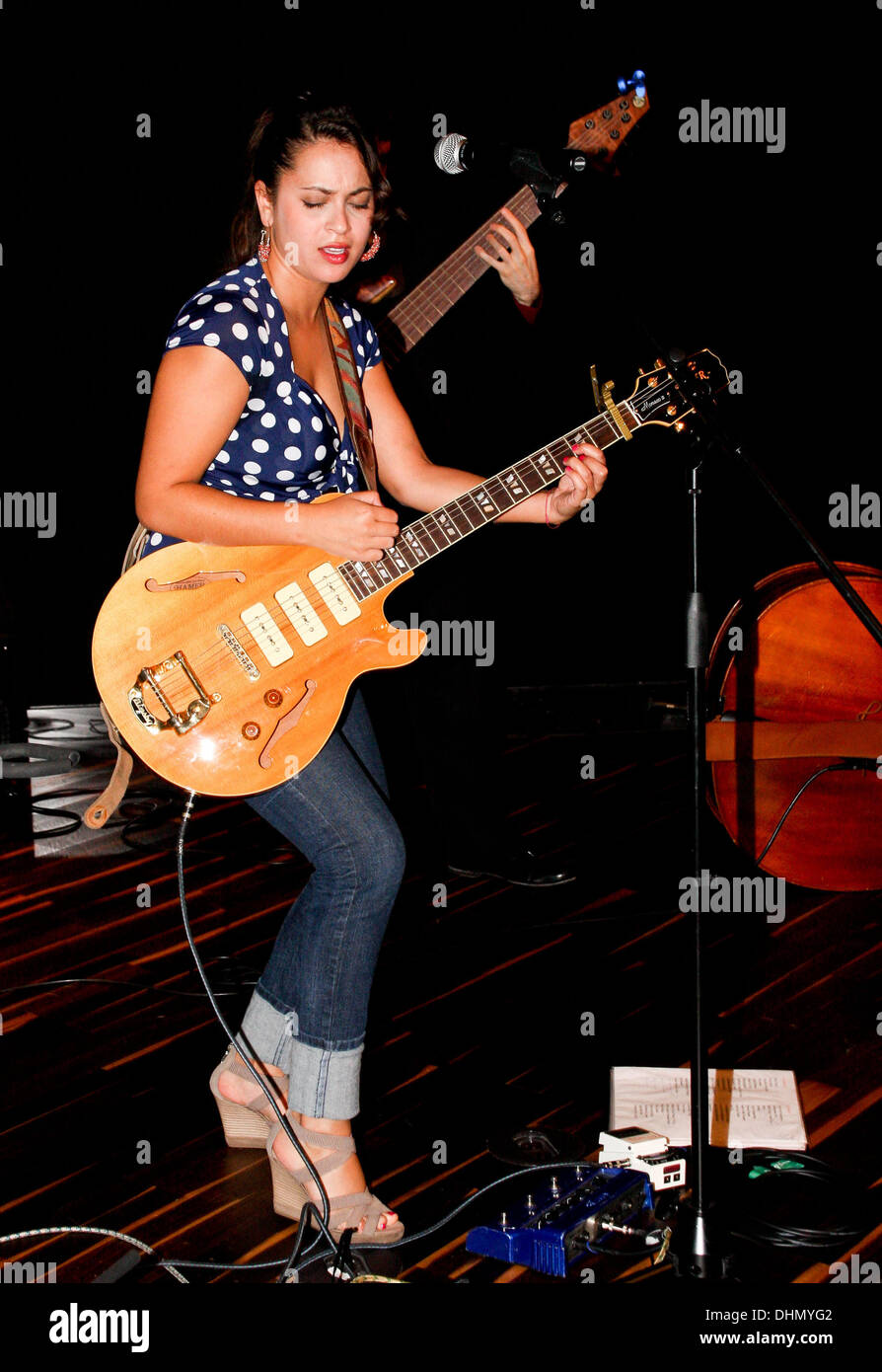Sarah packiam hi-res stock photography and images - Alamy
