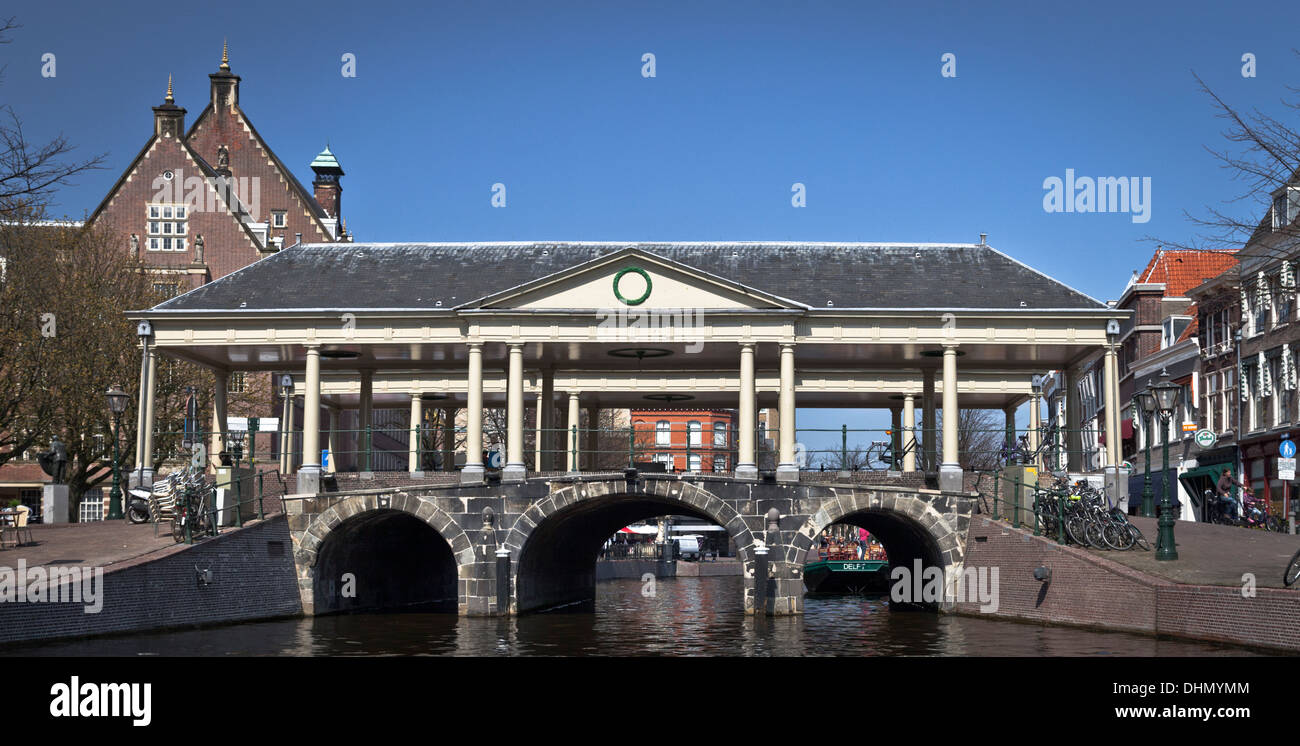 Koornbrug, Leiden - eastern view from the canal Stock Photo - Alamy
