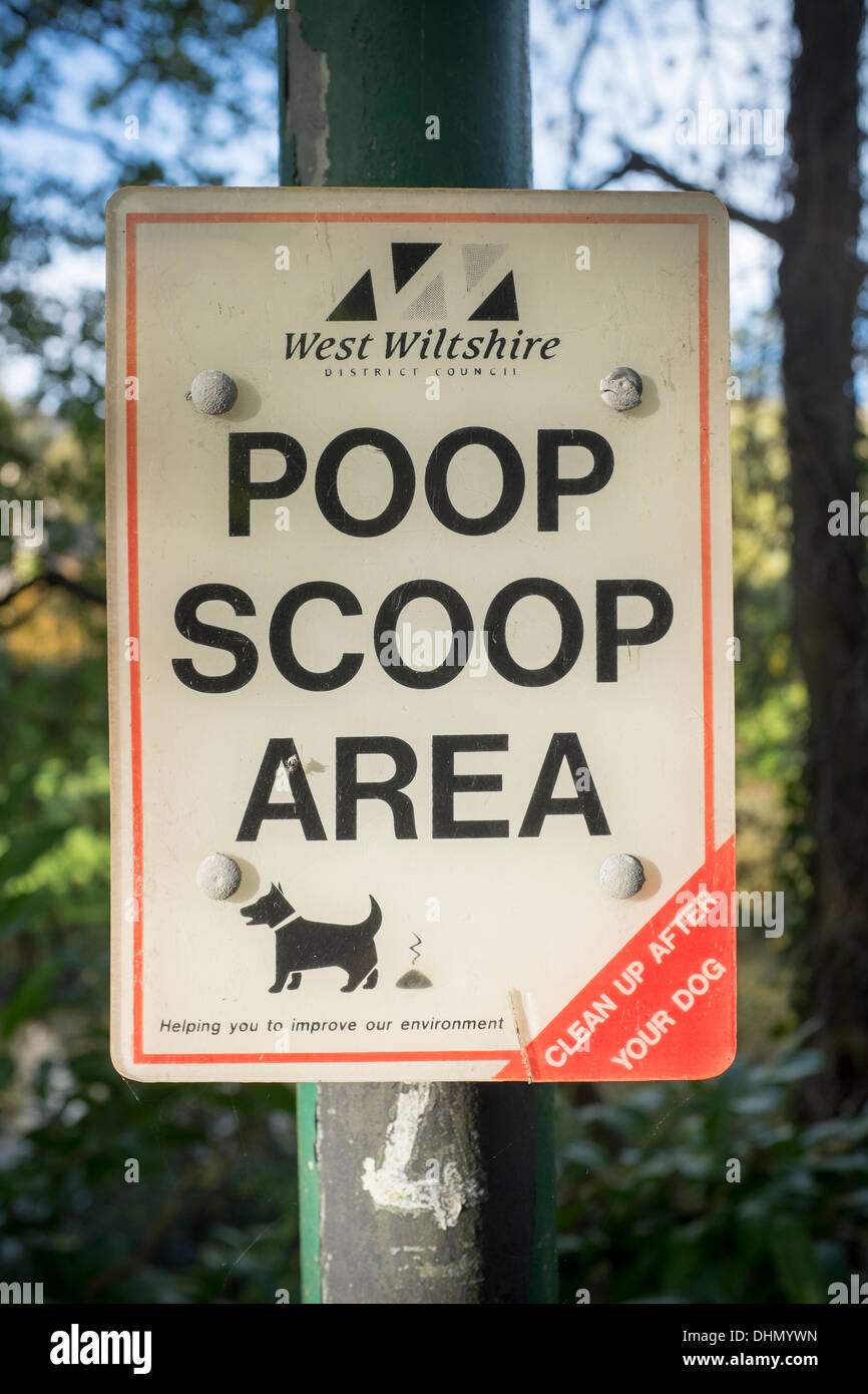 Poop Scoop Area Sign Stock Photo - Alamy
