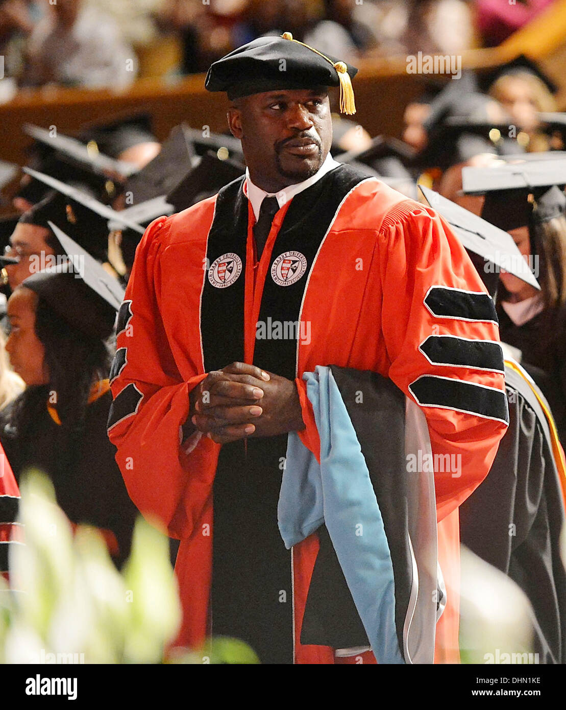 Shaquille O'Neal Shaquille O'Neal receives his doctoral degree in ...