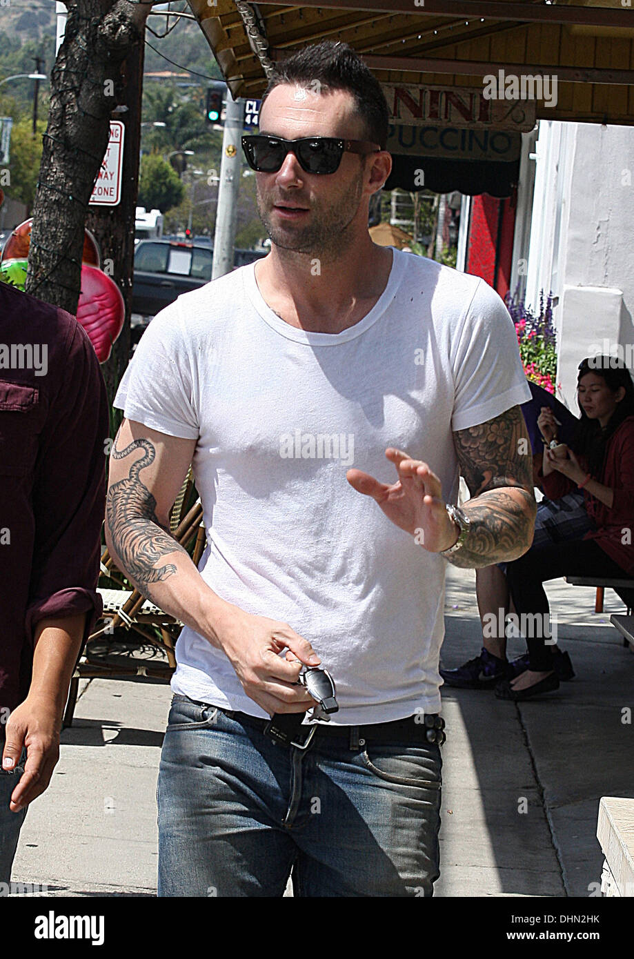 Maroon 5's Adam Levine leaves Mustard Cafe after having lunch with ...
