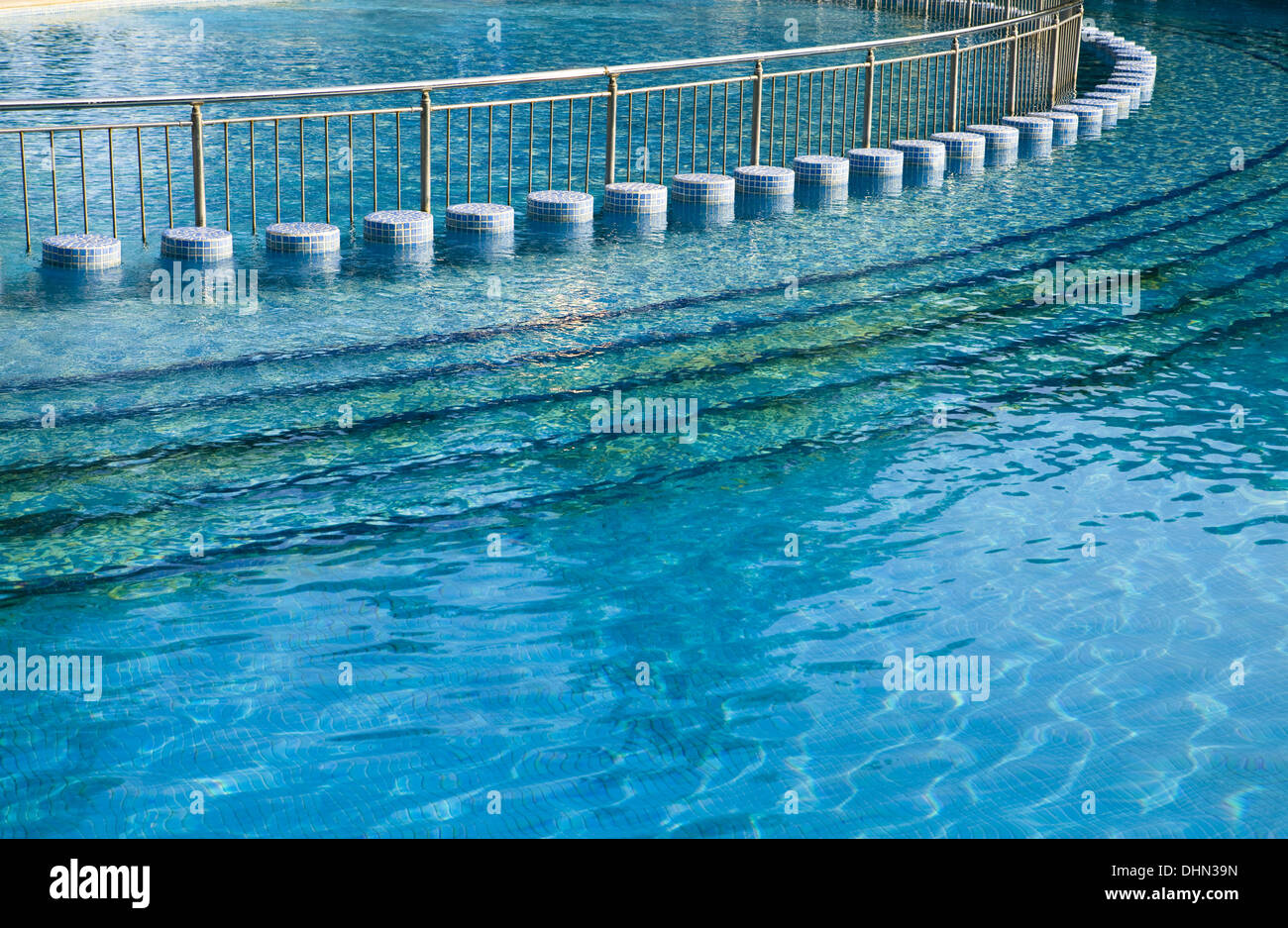 Empty swimming pool Stock Photo - Alamy