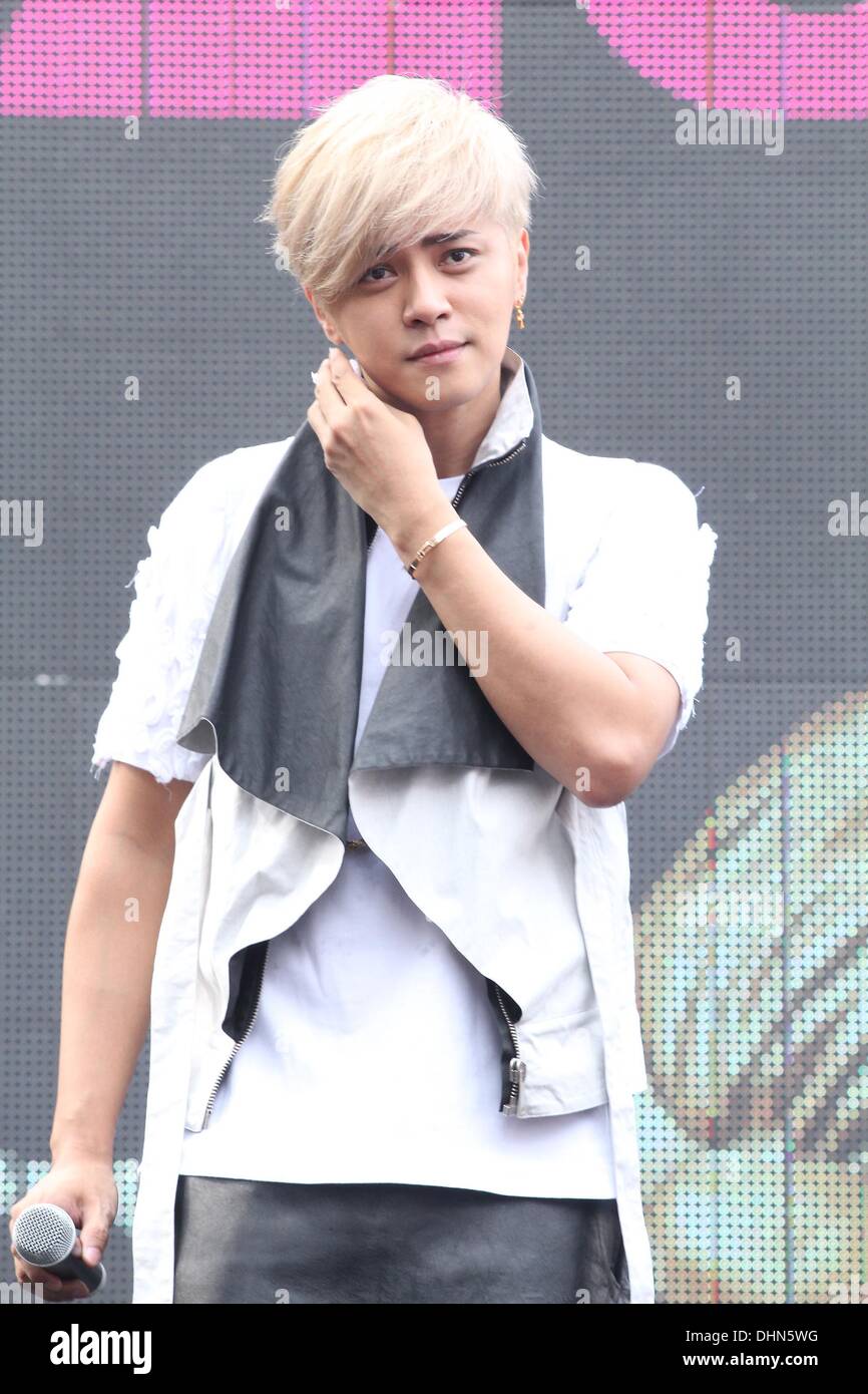Taipei, China. 10th Nov, 2013. Singer Show Lo holds signing session in ...