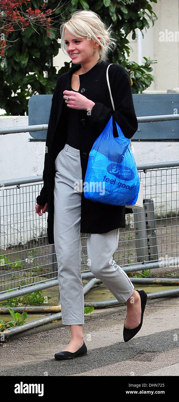 Hetti Bywater arrives at Elstree Studios to film for 'Eastenders ...