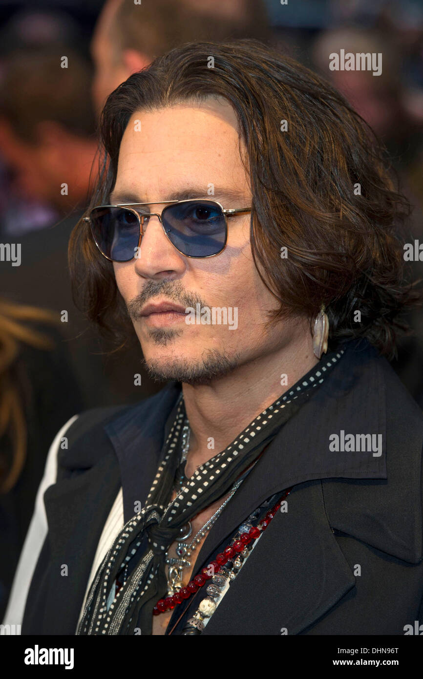 Johnny depp red carpet portrait hi-res stock photography and images - Alamy