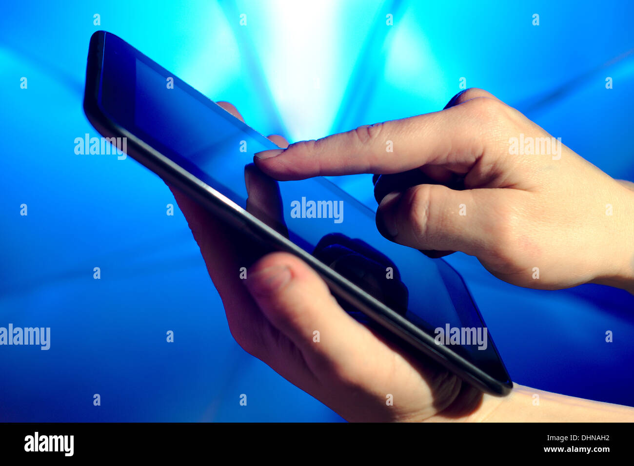 Hands using tablet hi-res stock photography and images - Alamy