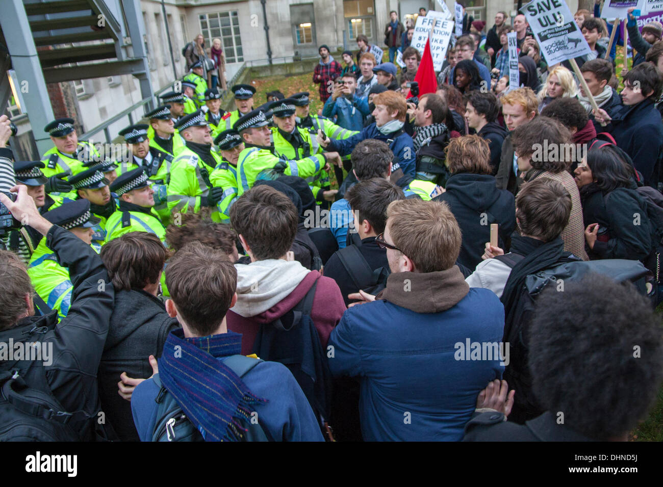 Ucl students union hi-res stock photography and images - Alamy