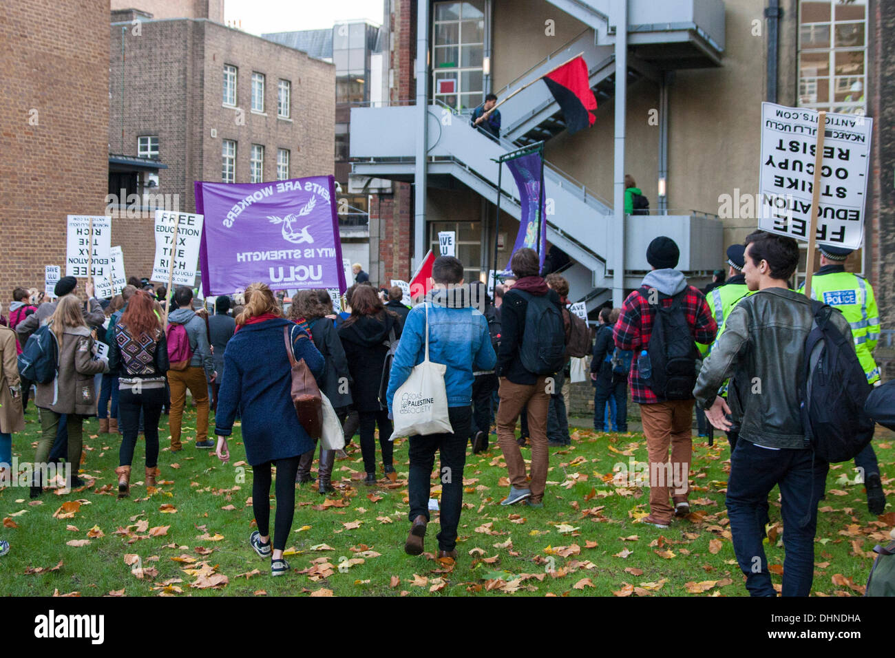 Student students protest london hi-res stock photography and images - Alamy