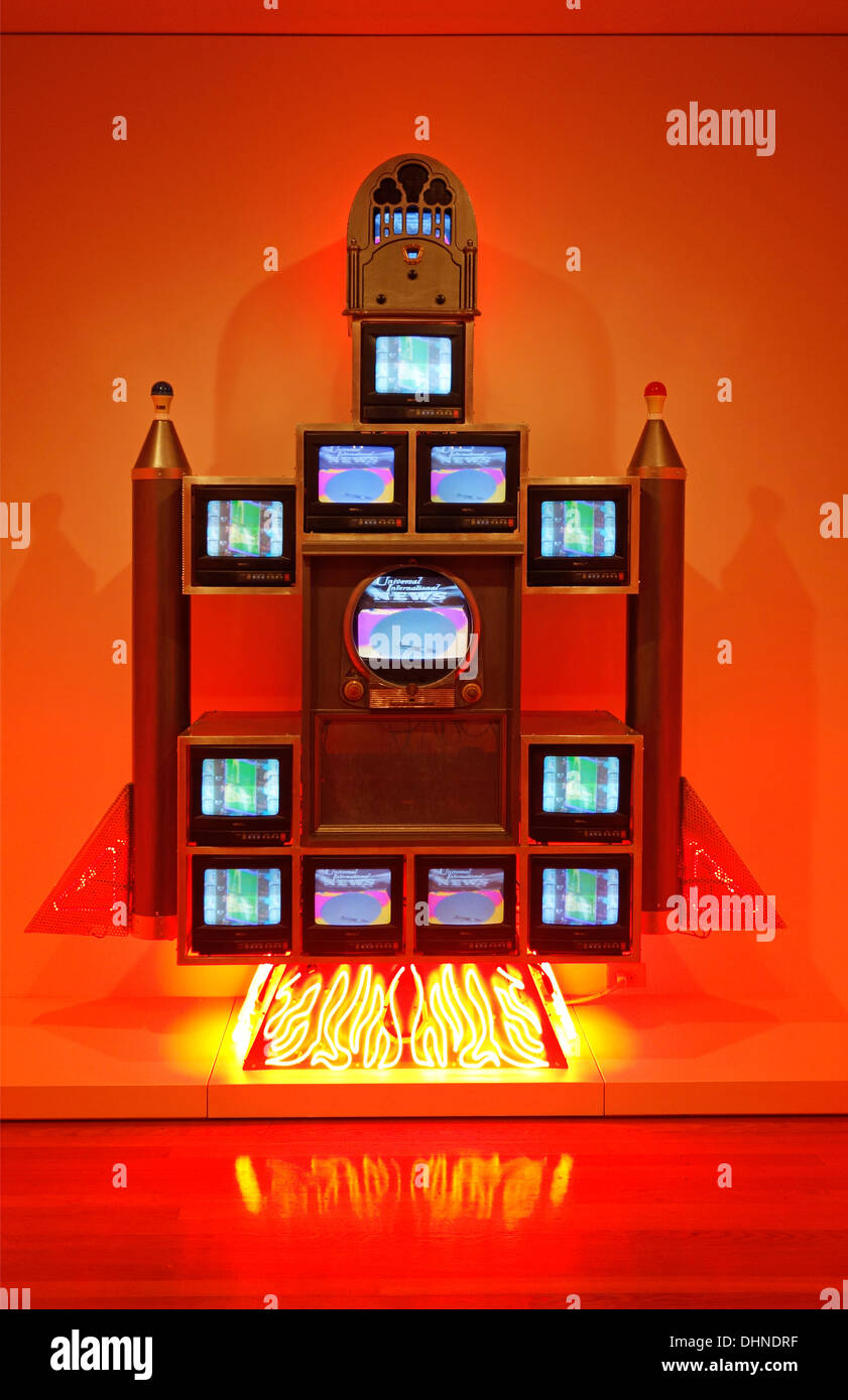 Museum gallery exhibit collection hi-res stock photography and images ...