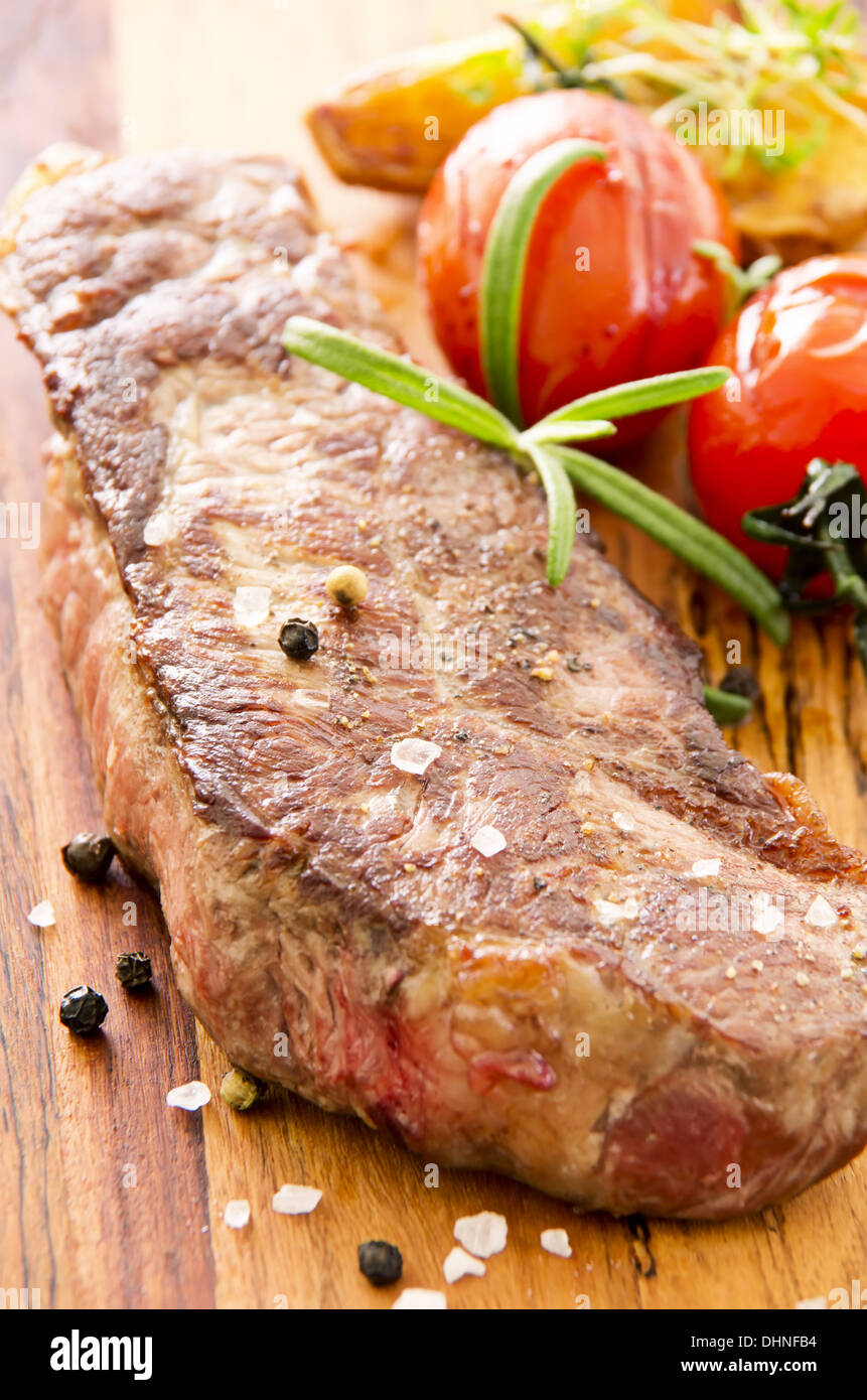 beef steak with vegetables Stock Photo - Alamy
