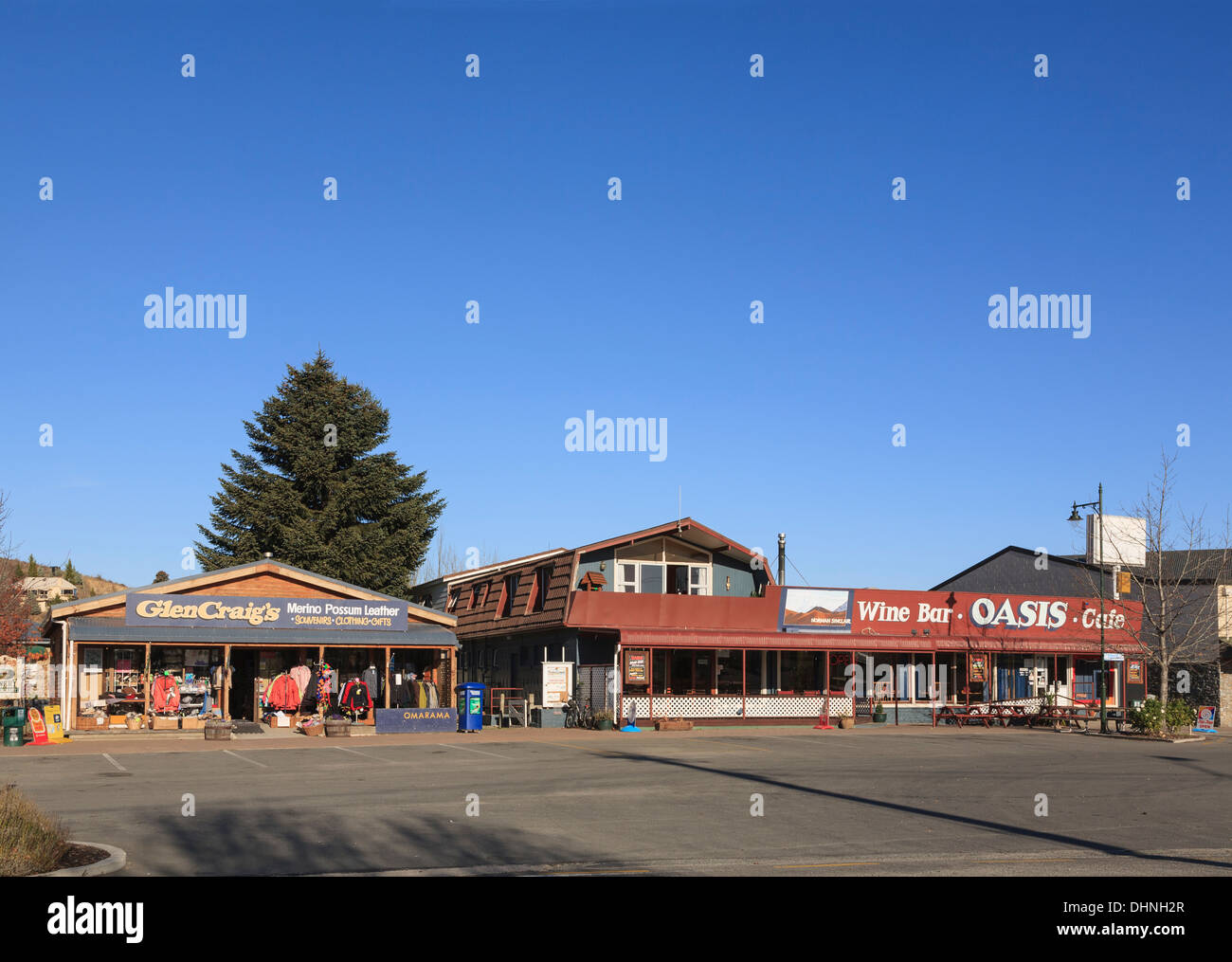 Oasis cafe and Glen Craig's tourist centre with shop selling Merino ...