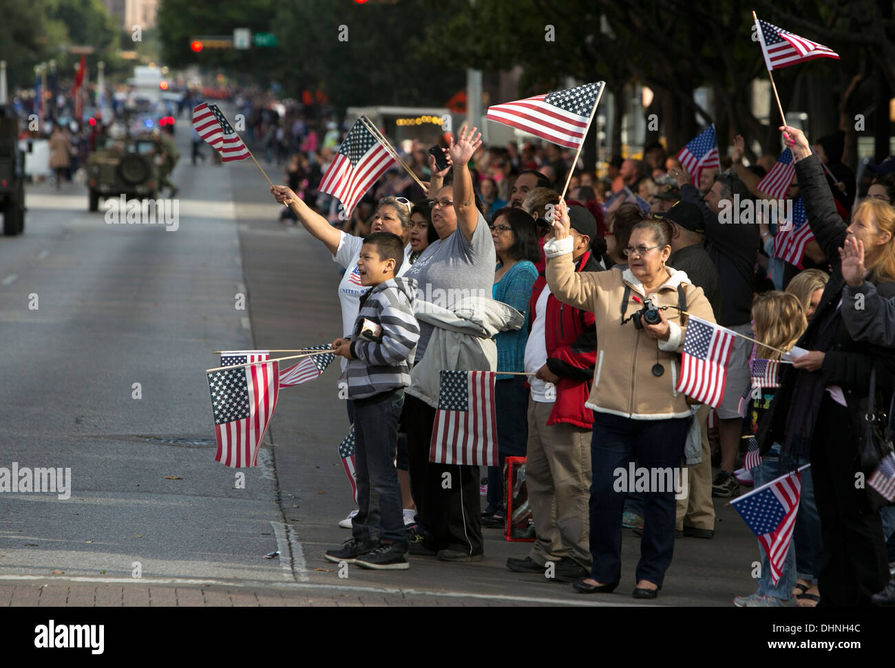 Veterans day parade hi-res stock photography and images - Alamy