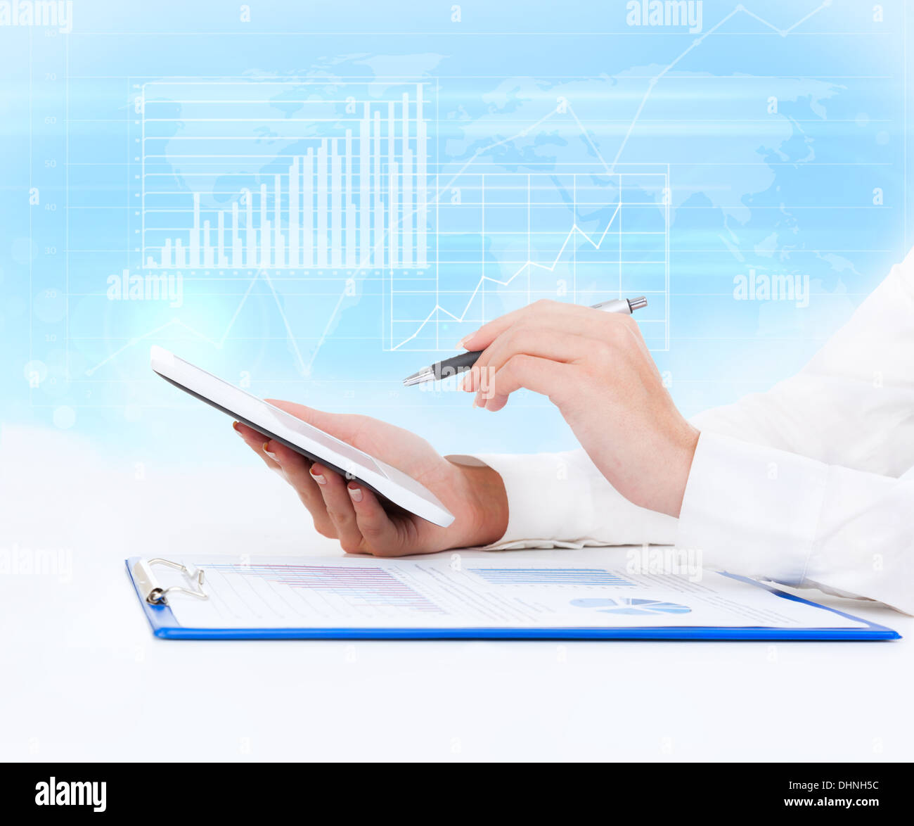 business tablet graph Stock Photo - Alamy