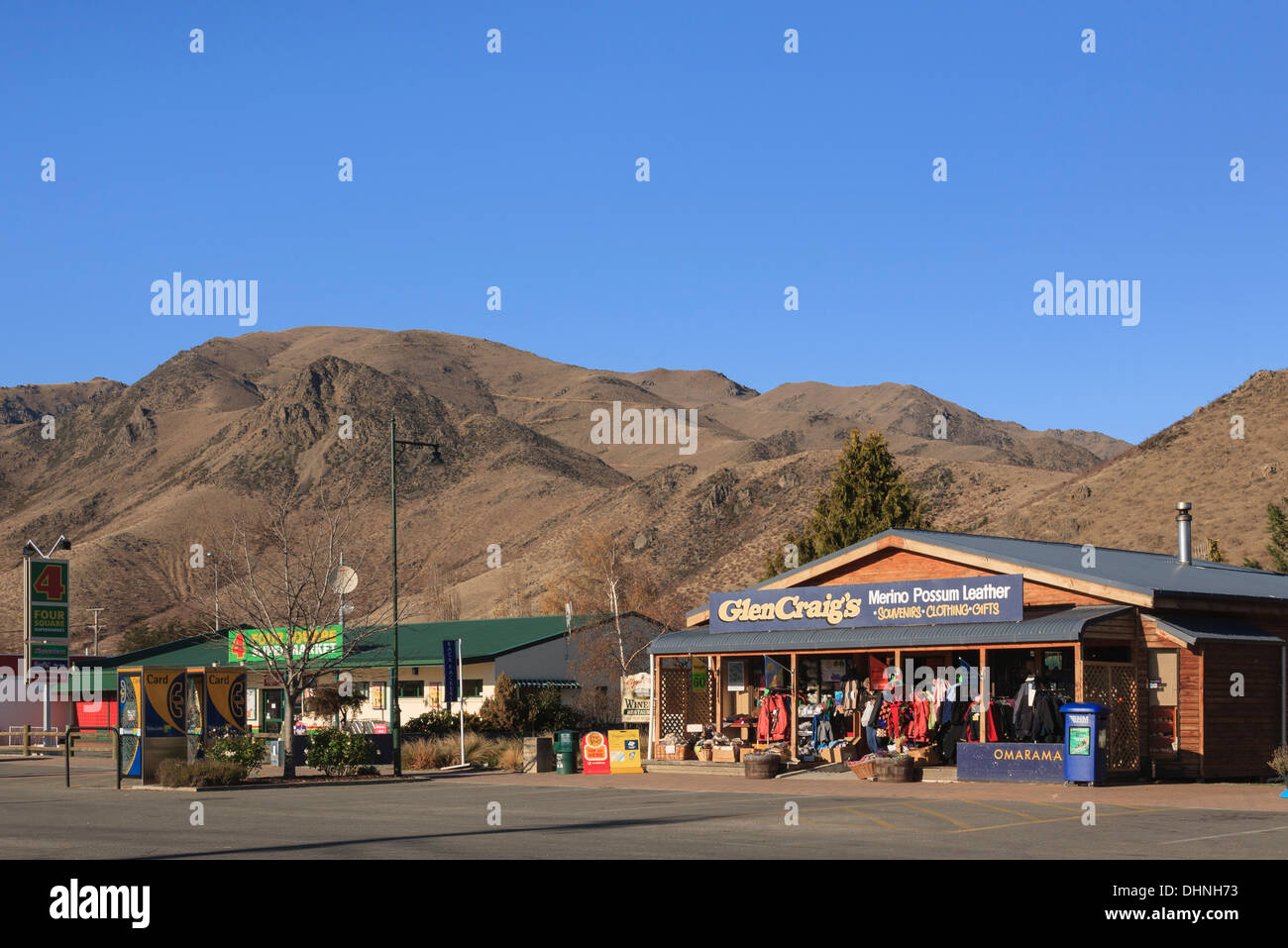 Oasis cafe and Glen Craig's tourist centre with shop selling Merino ...
