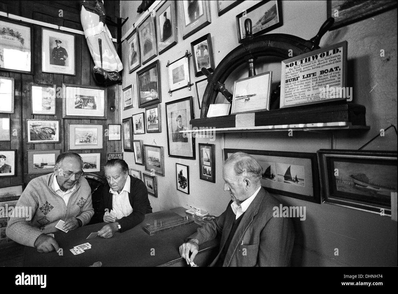 People in museum men Black and White Stock Photos & Images - Alamy