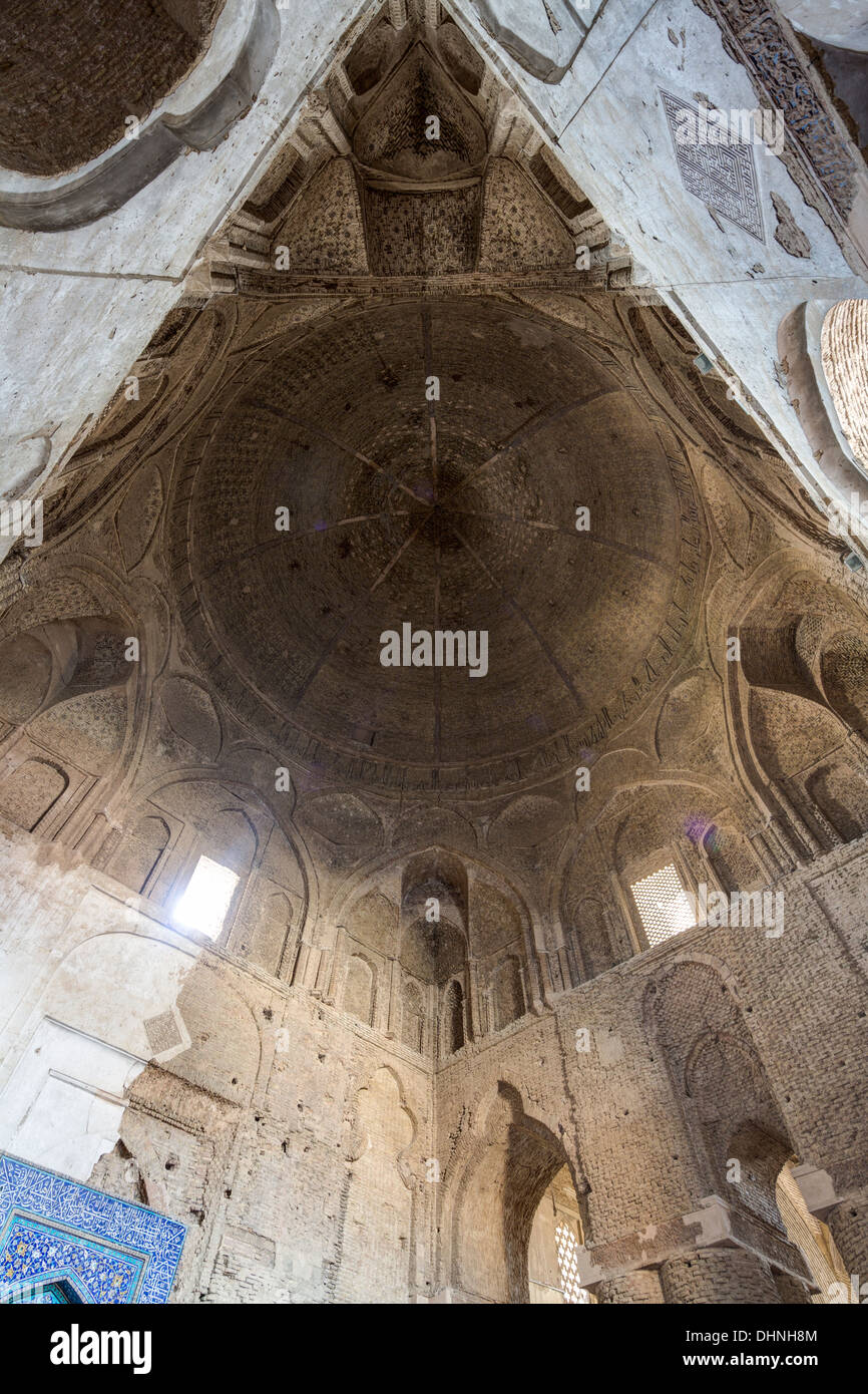 Mosque isfahan dome hi-res stock photography and images - Alamy