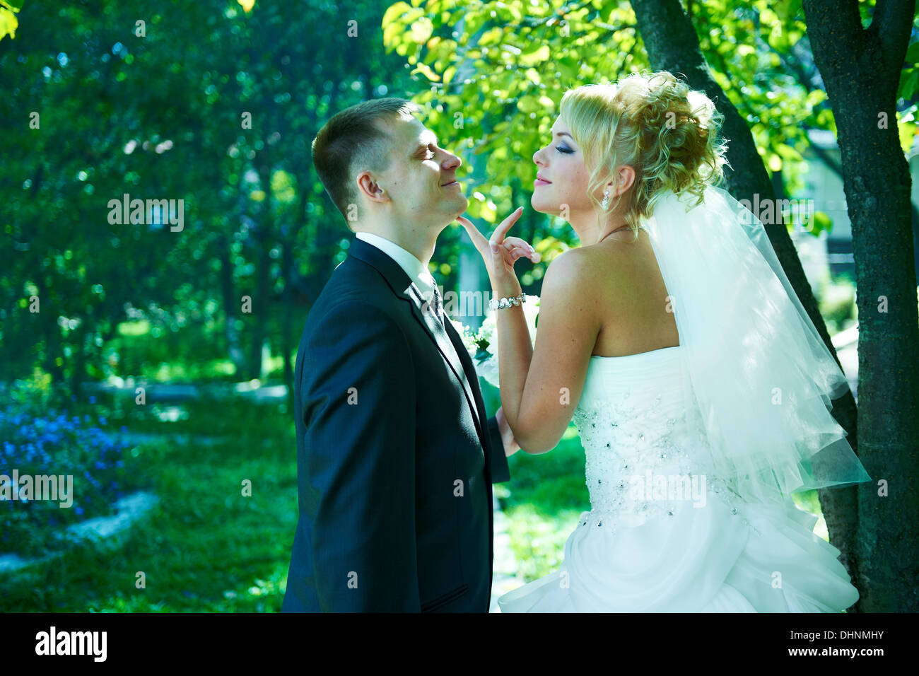 Beautiful bride and groom hi-res stock photography and images - Alamy