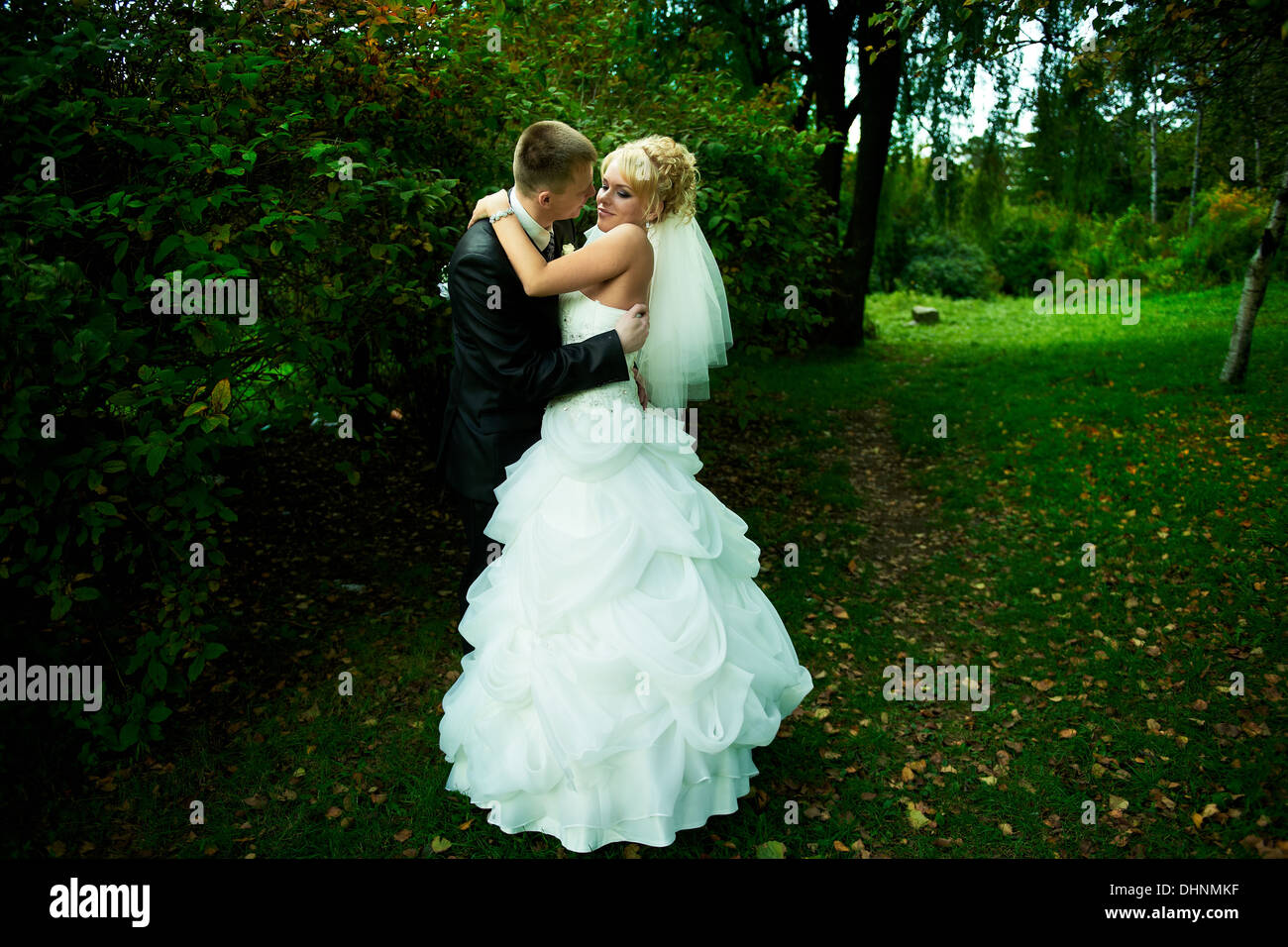 Beautiful bride and groom hi-res stock photography and images - Alamy