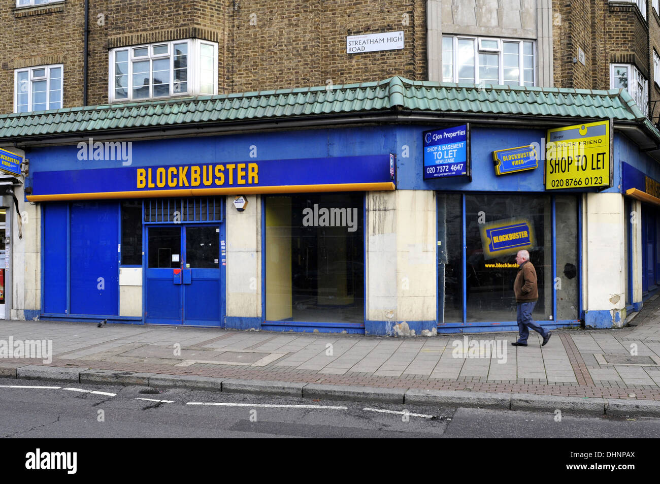 Closed shop high street uk hi-res stock photography and images - Alamy