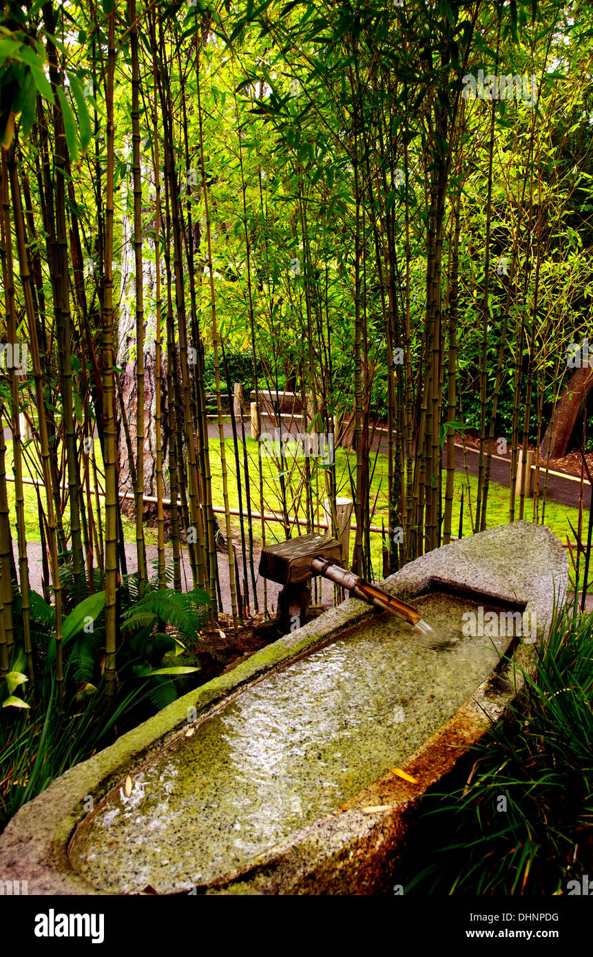 Japanese bamboo fountain hi-res stock photography and images - Alamy