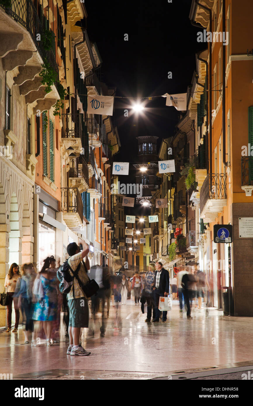 Nightlife In Verona High Resolution Stock Photography and Images - Alamy