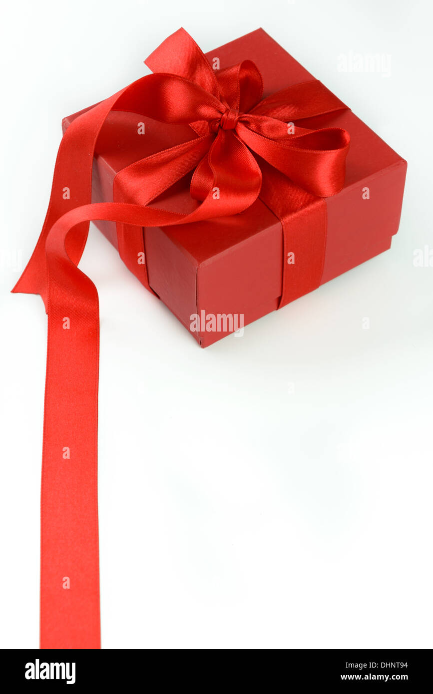 Red gift box hi-res stock photography and images - Alamy