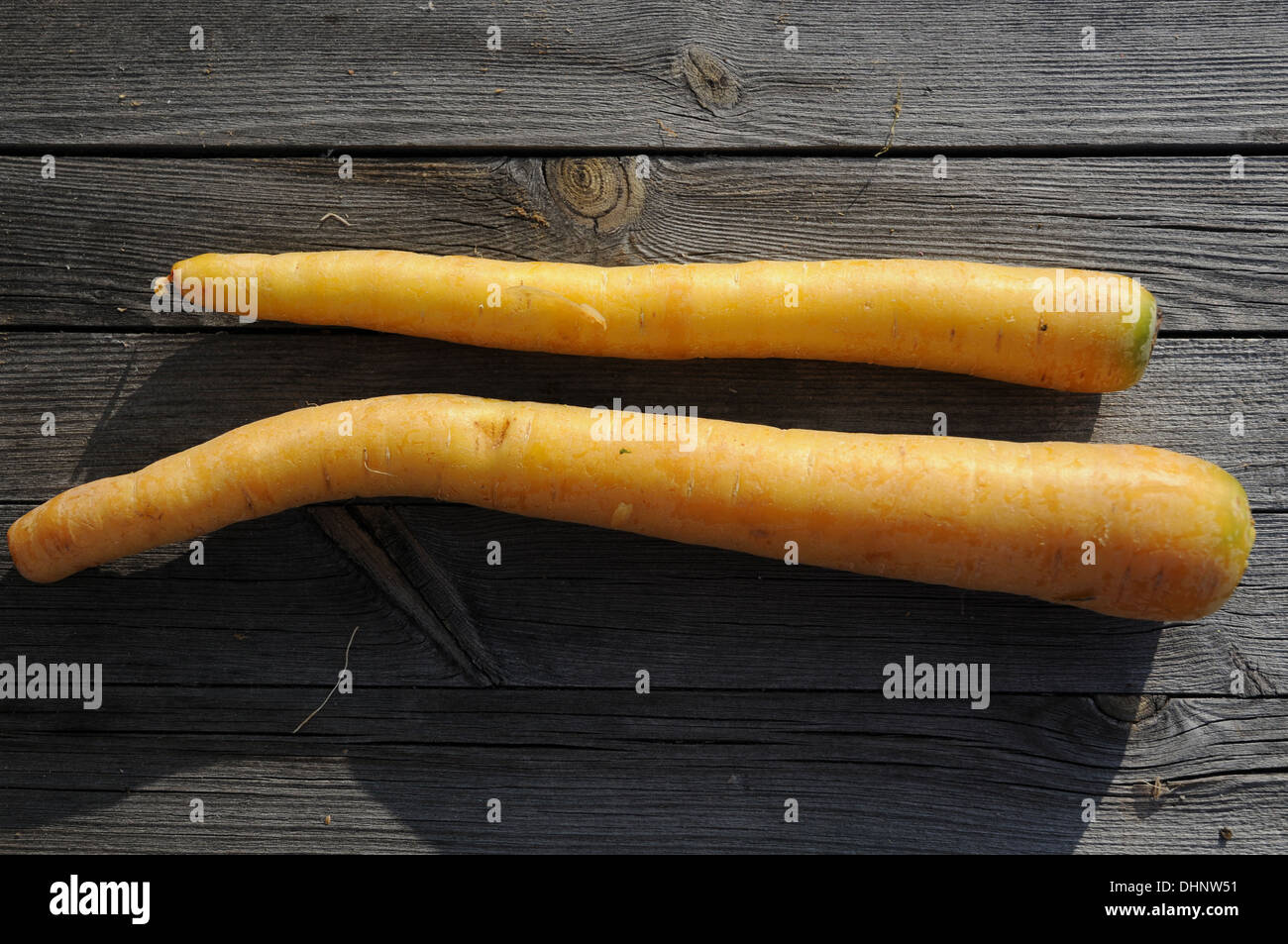 Yellow carrots hi-res stock photography and images - Alamy