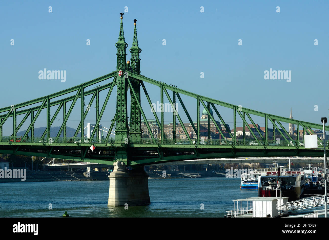 Danube bridges horizontal chain bridge hi-res stock photography and ...