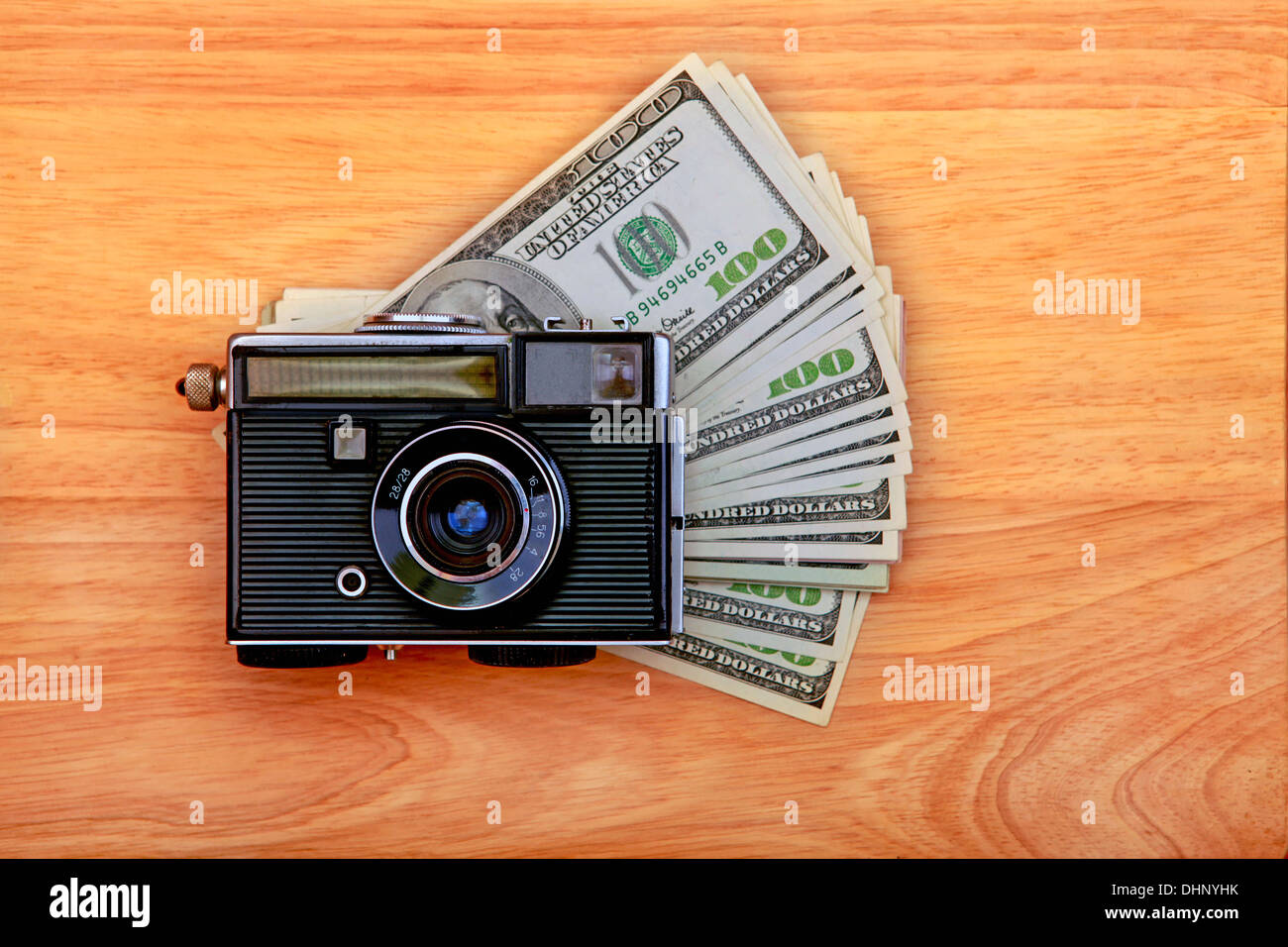 Vintage Camera And Money Stock Photo - Alamy