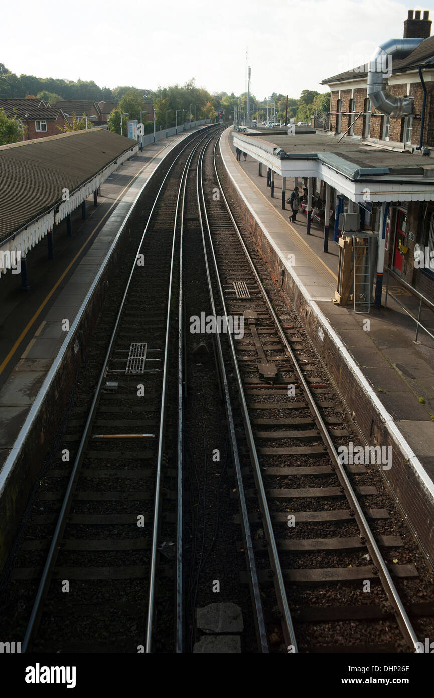Farnham station hi-res stock photography and images - Alamy