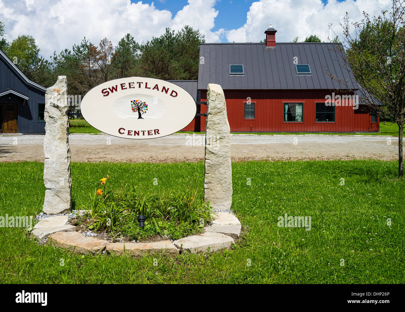 Board and batten siding hi-res stock photography and images - Alamy