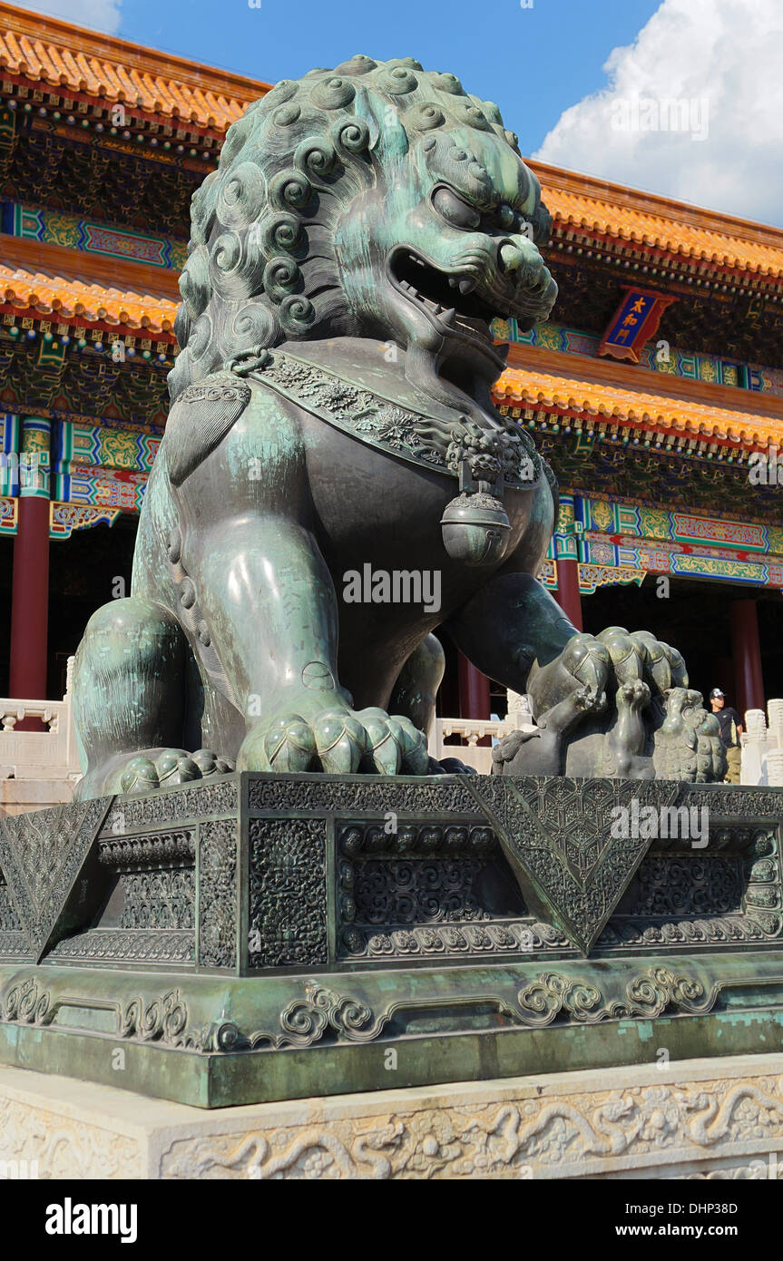Lion statue at The Forbidden City, Beijing, China Stock Photo - Alamy