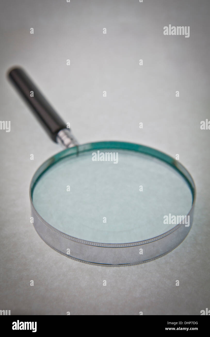 Magnifying glass copy space hi-res stock photography and images - Alamy