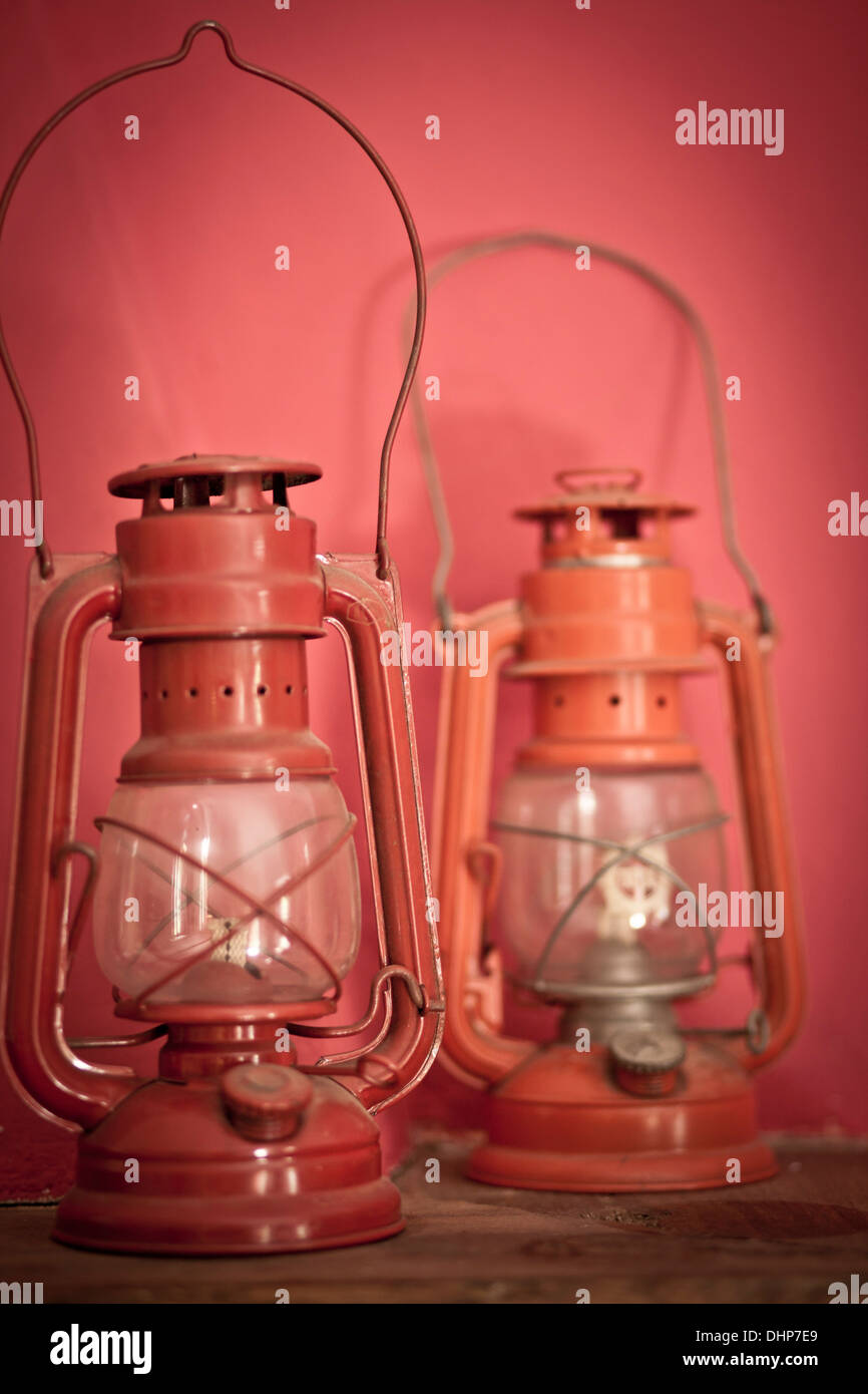 Red lanterns hi-res stock photography and images - Alamy