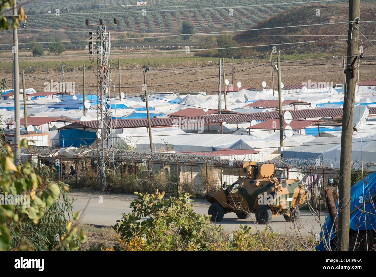 Hatay, Turkey. 13th Nov, 2013. The Hacipasa Syrian refugee camp home to ...