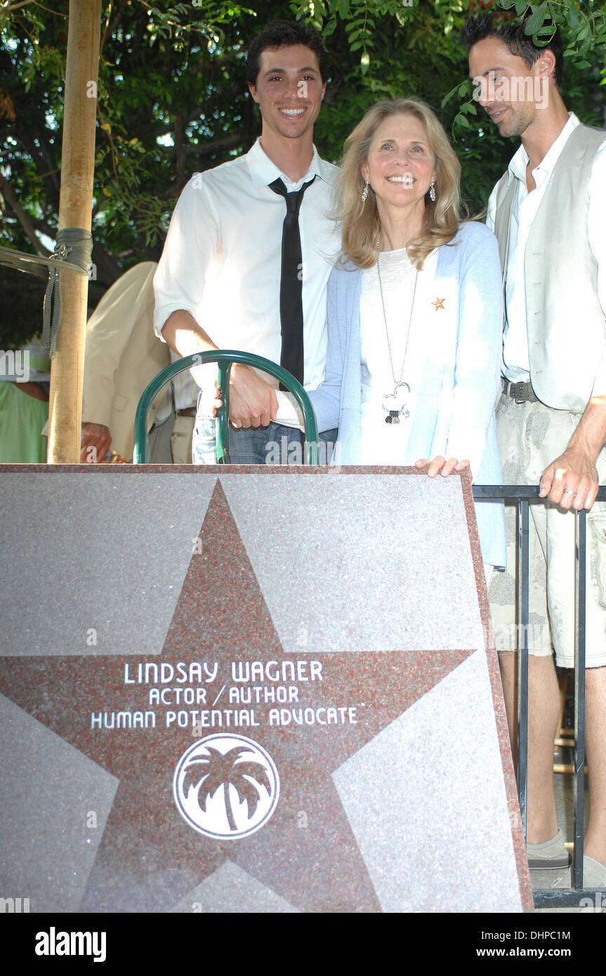 Lindsay wagner hi-res stock photography and images - Alamy