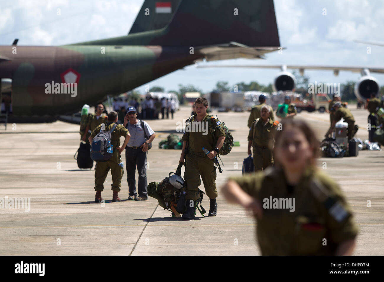 Cebu City, Philippines. 14th Nov, 2013. A 150 strong medical team of ...