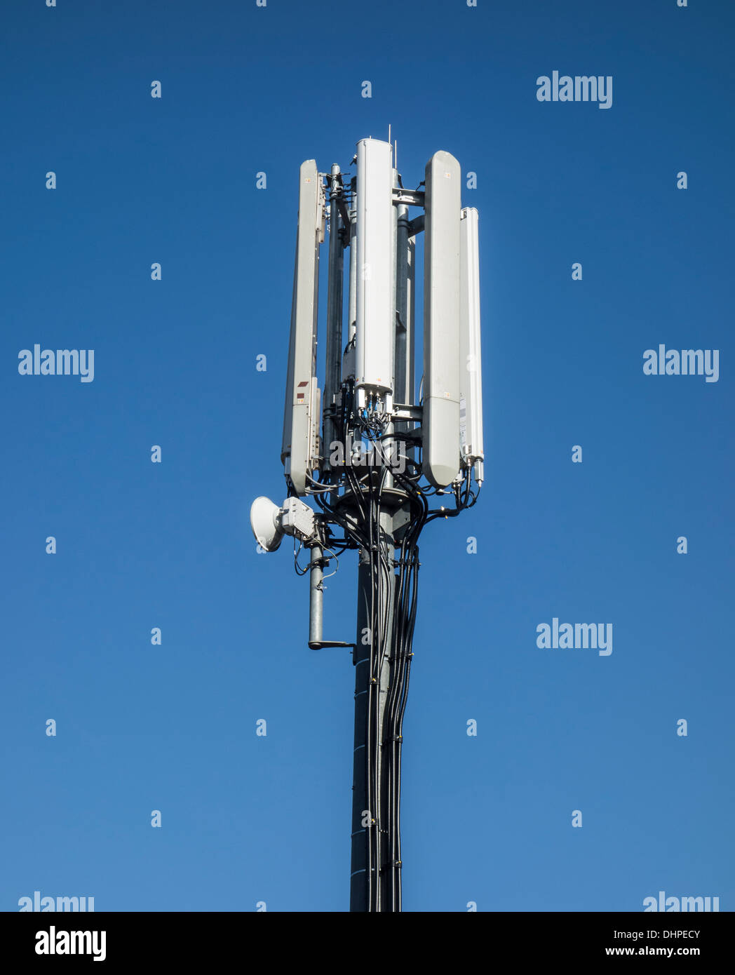 Mobile phone mast Stock Photo - Alamy