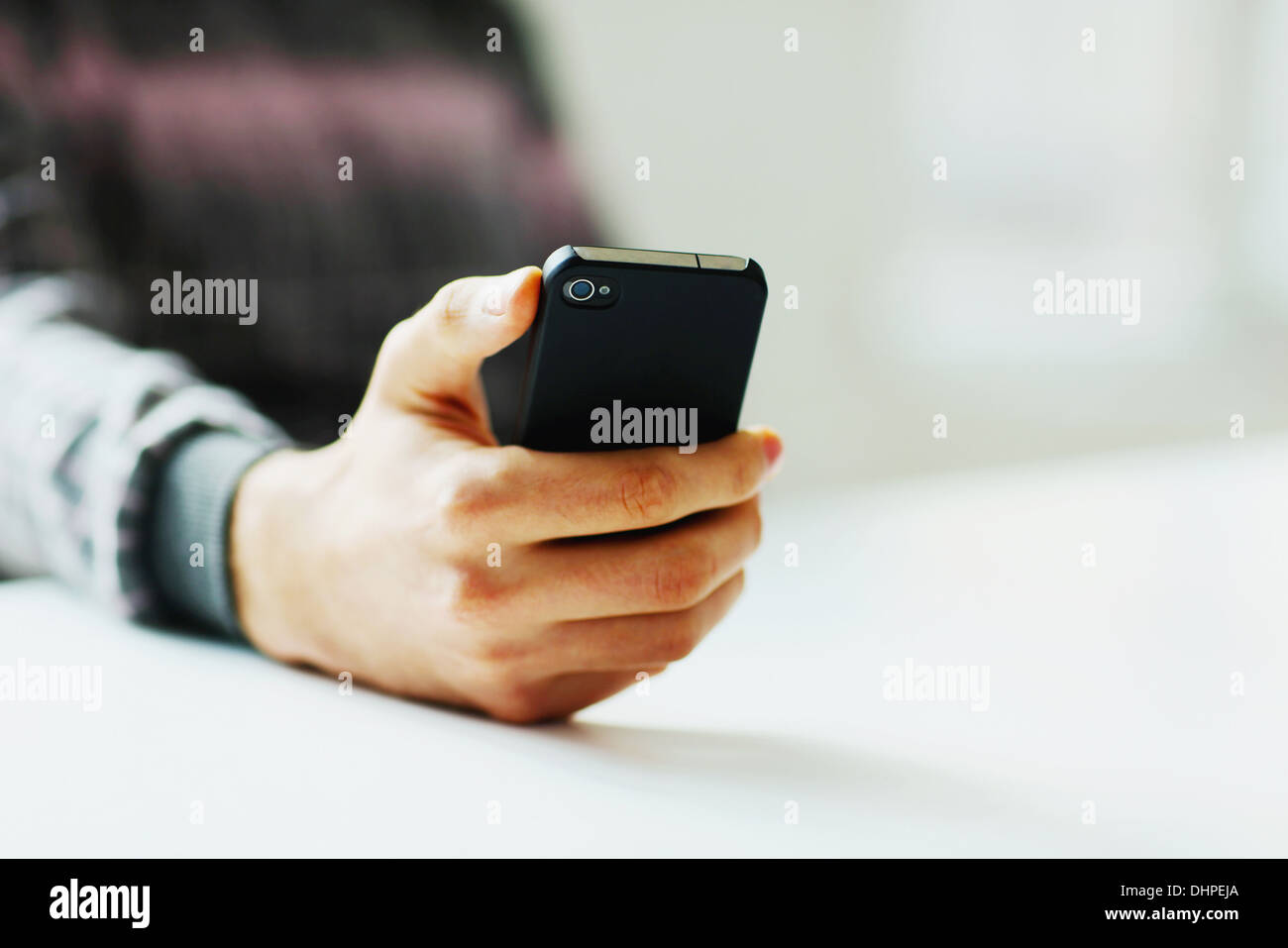 Male hand smartphone closeup hi-res stock photography and images - Alamy