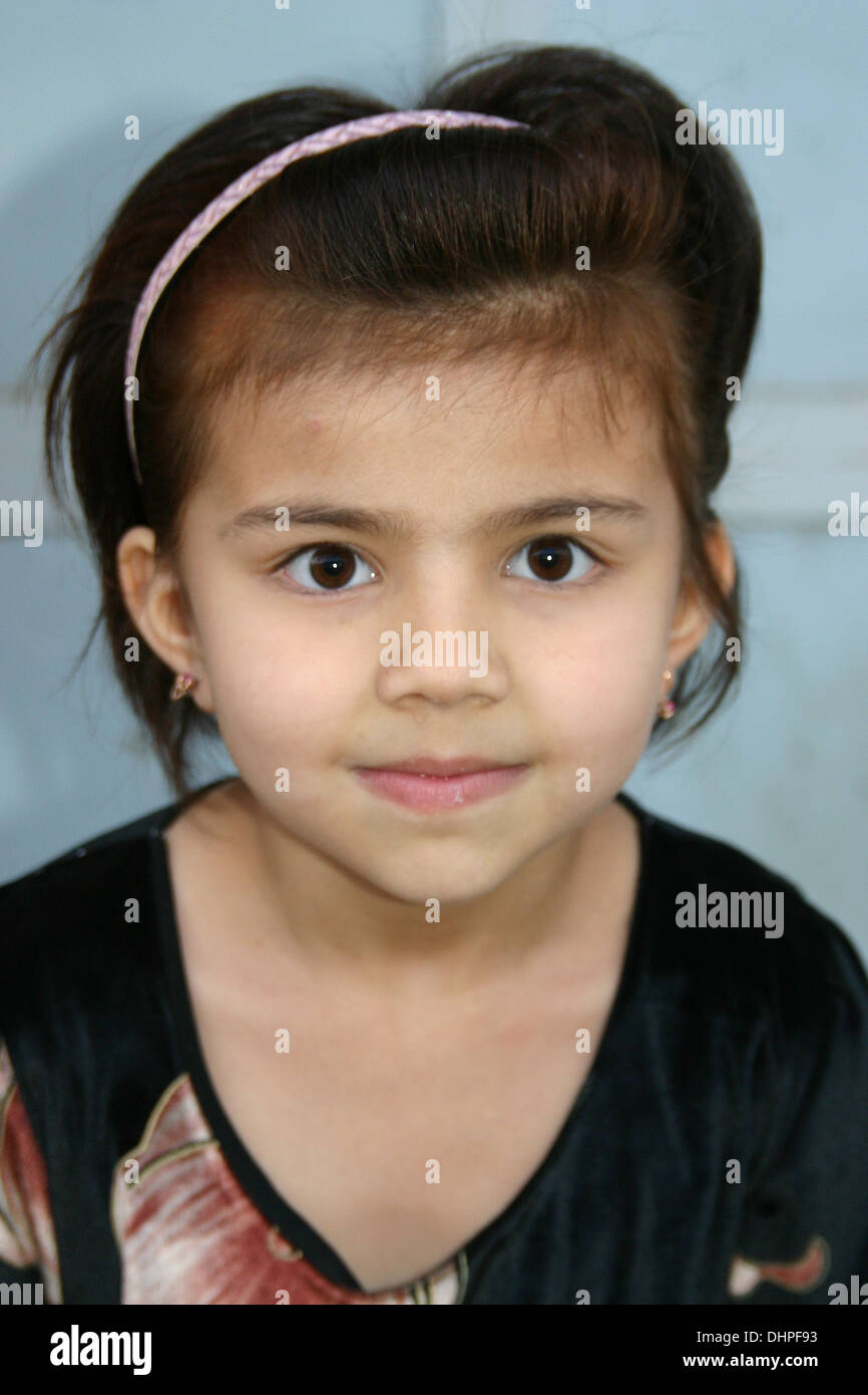 Girls samarkand uzbekistan hi-res stock photography and images - Alamy