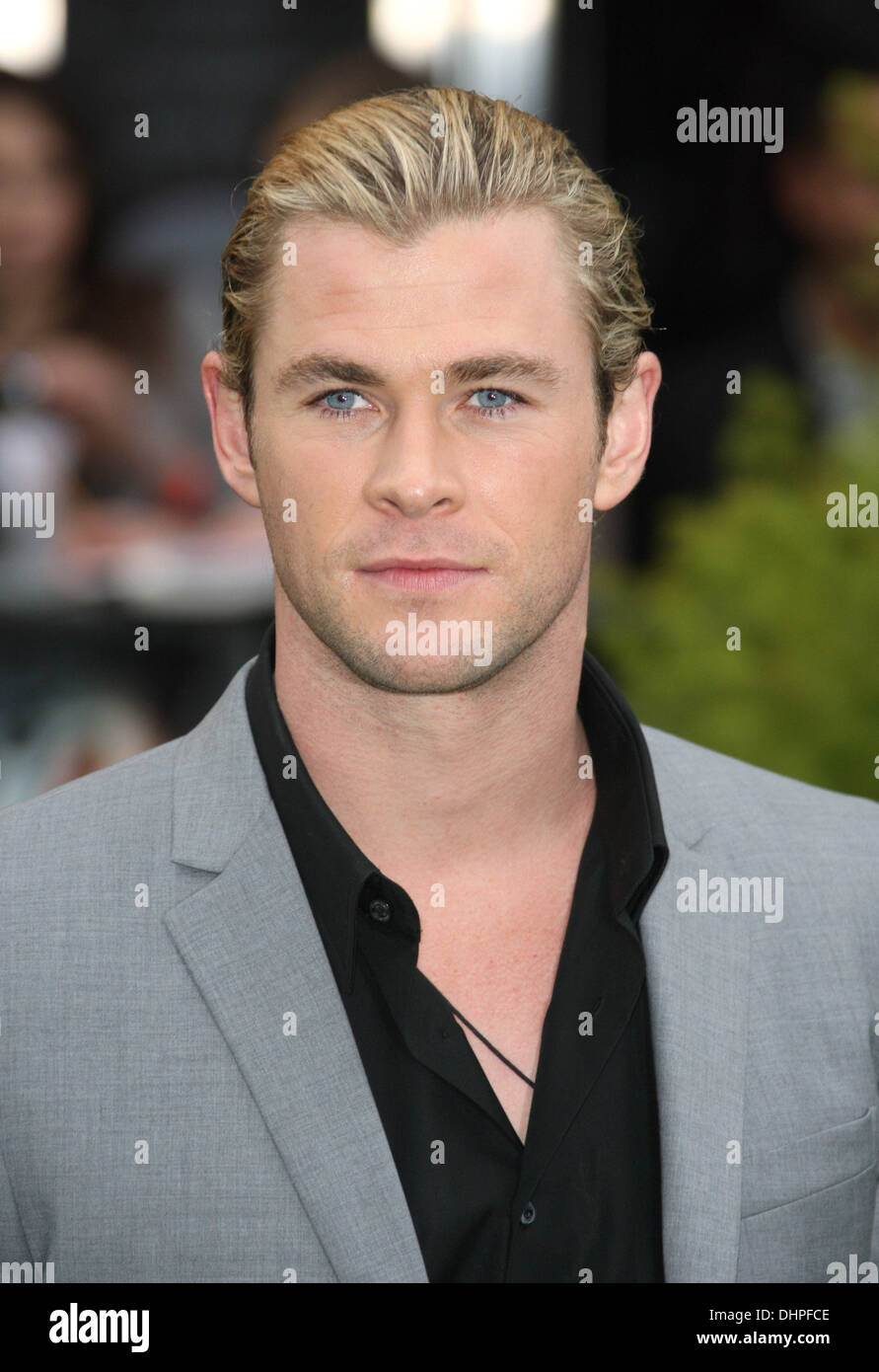 Chris Hemsworth World Premiere of Snow White and the Huntsman held at ...